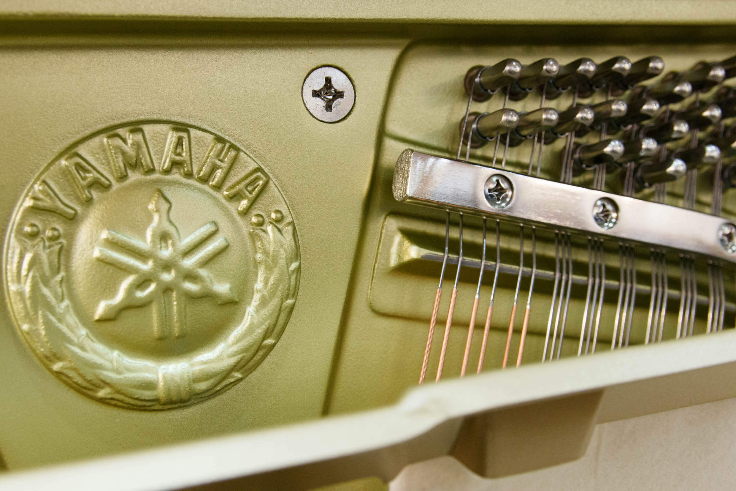 ヤマハ YU33| 中古ピアノ 自社工房リフレッシュ済3年保証付 | 新響楽器 | 大阪 兵庫 神戸 京都 滋賀 奈良 和歌山 関西圏限定販売品