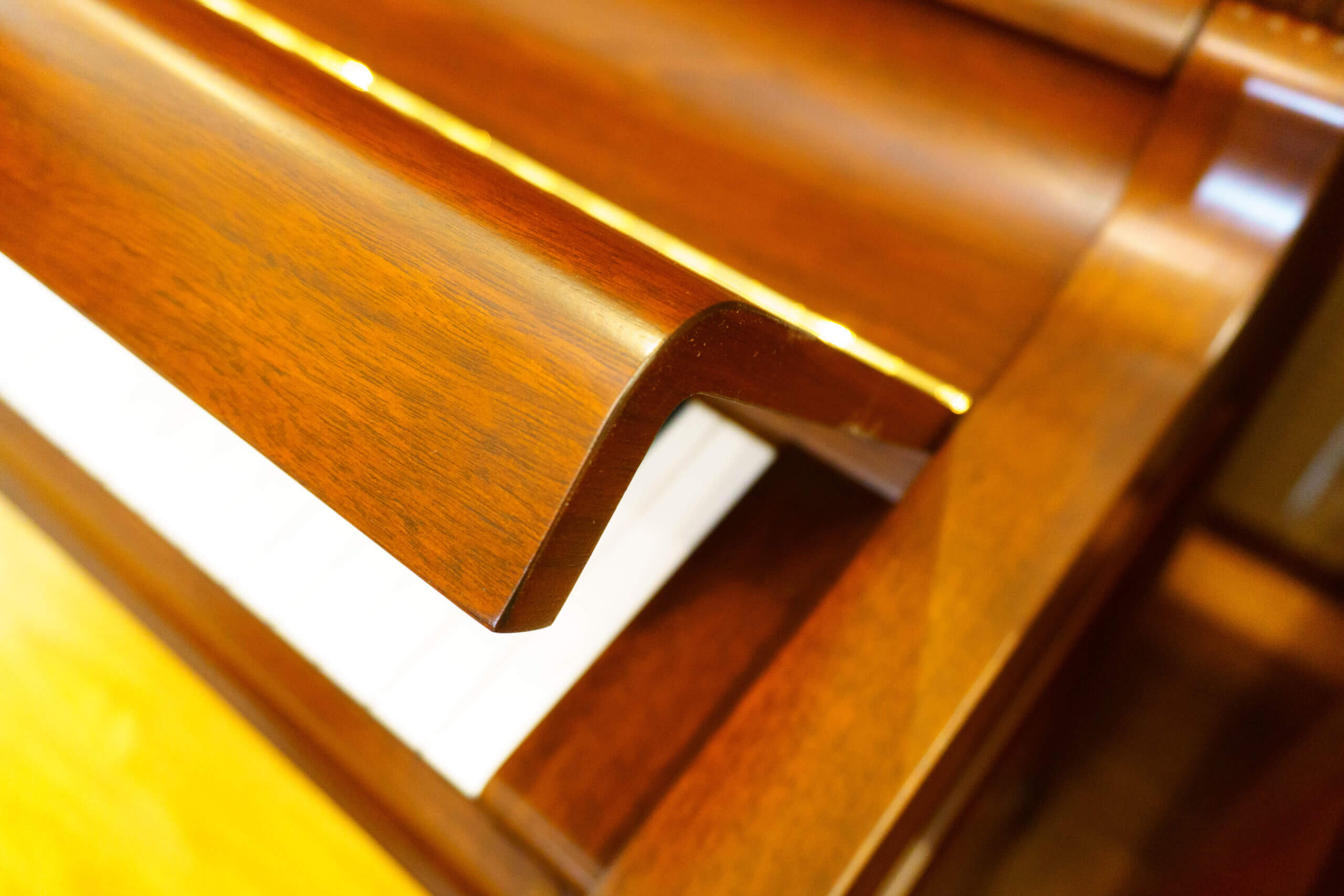 ヤマハ W3AWn| 中古ピアノ 自社工房リフレッシュ済3年保証付 | 新響楽器 | 大阪 兵庫 神戸 京都 滋賀 奈良 和歌山 関西圏限定販売品