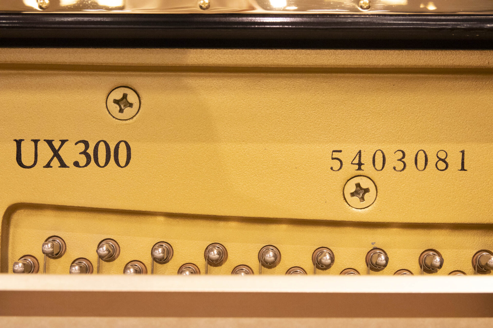 ヤマハ UX300| 中古ピアノ 自社工房リフレッシュ済3年保証付 | 新響楽器 | 大阪 兵庫 神戸 京都 滋賀 奈良 和歌山 関西圏限定販売品